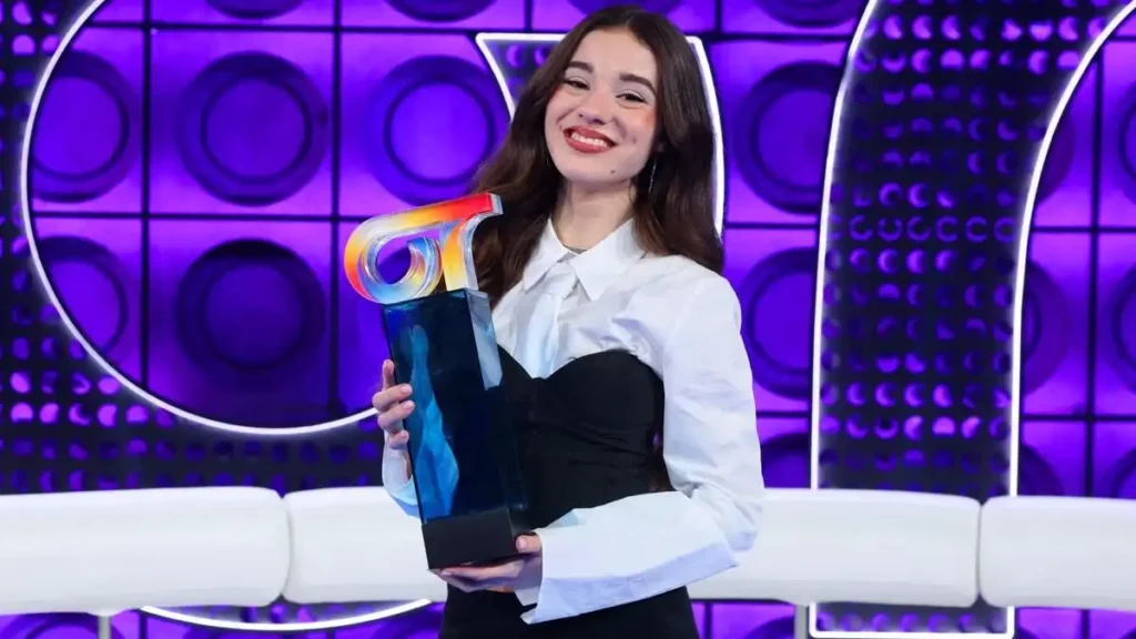 Cristina Lora: La Nueva Estrella de OT 2025 y su Visión sobre ...